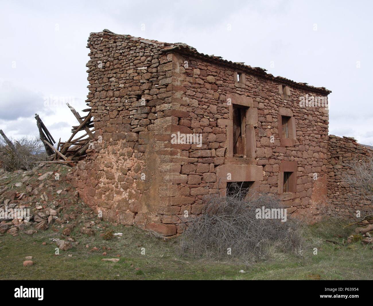 Pueblo pueblo ruinas hi-res stock photography and images - Alamy