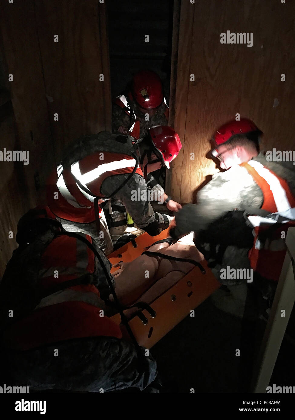 Soldiers with the Texas Natonal Guard's 836th Sapper Co., 6th CBRNE ...