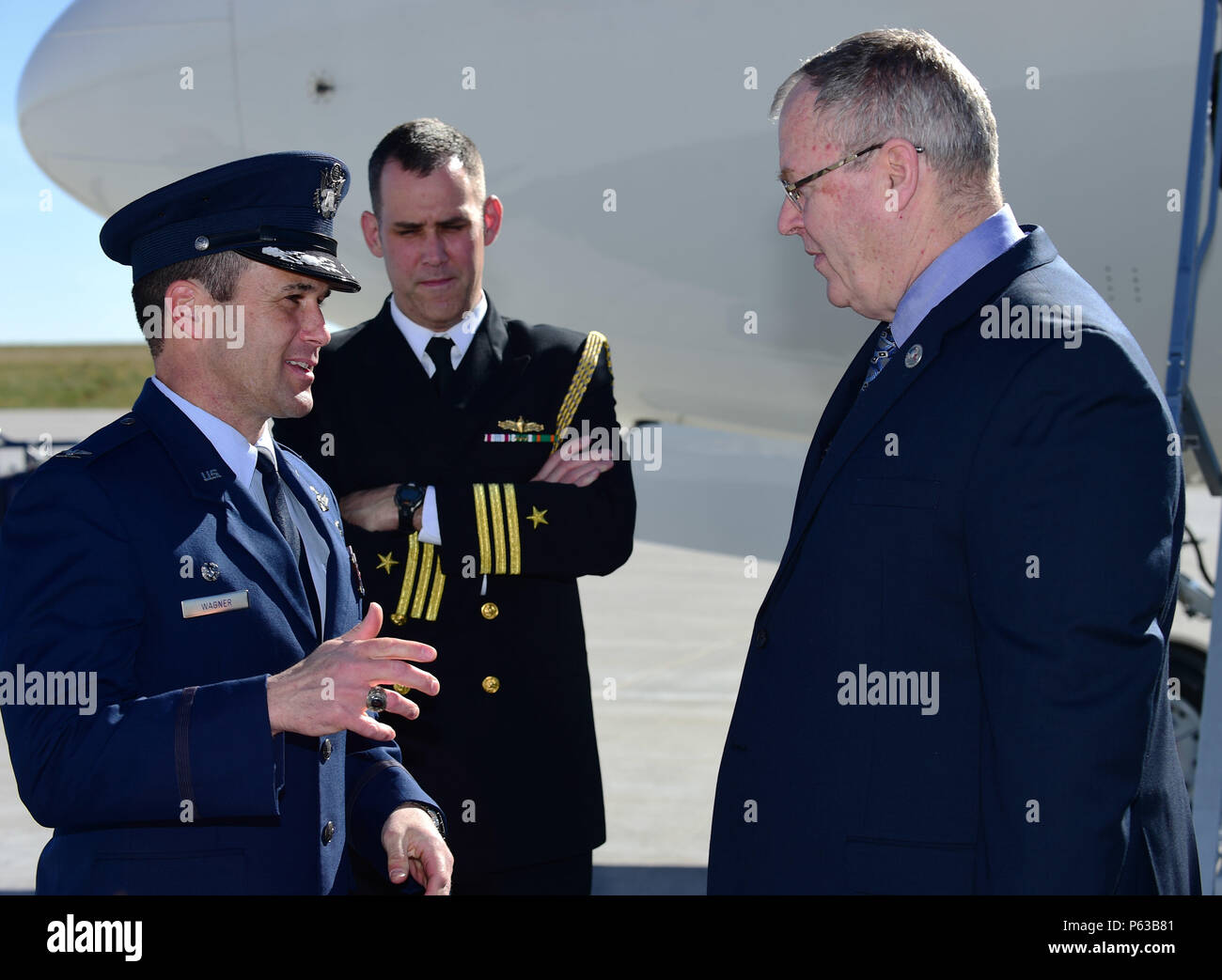 Deputy Secretary of Defense Bob Work speaks with Col. John Wagner ...