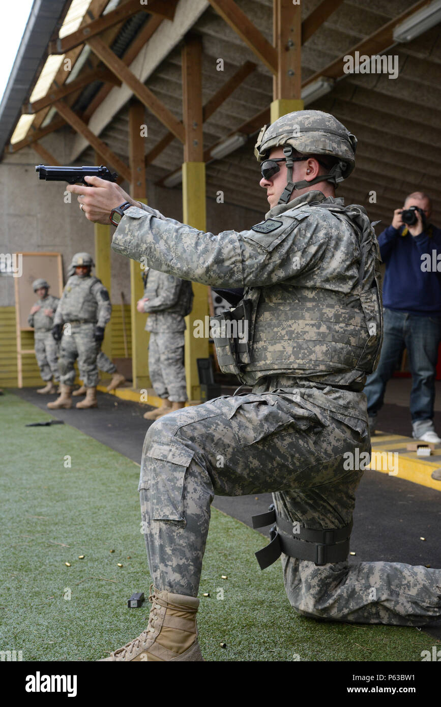 9 mm pistol qualification hi-res stock photography and images - Alamy