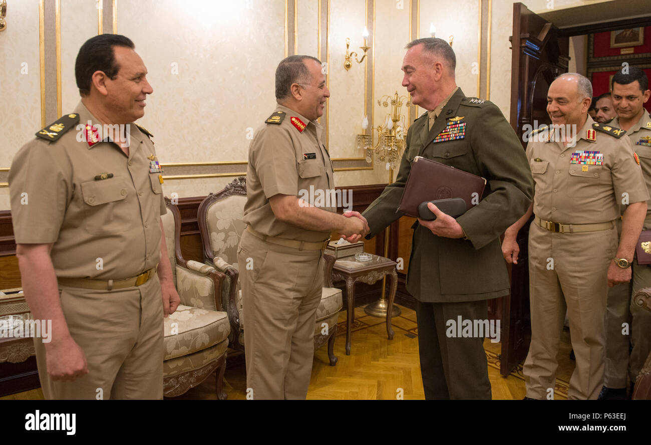 Egyptian ministry of defence hi-res stock photography and images - Alamy