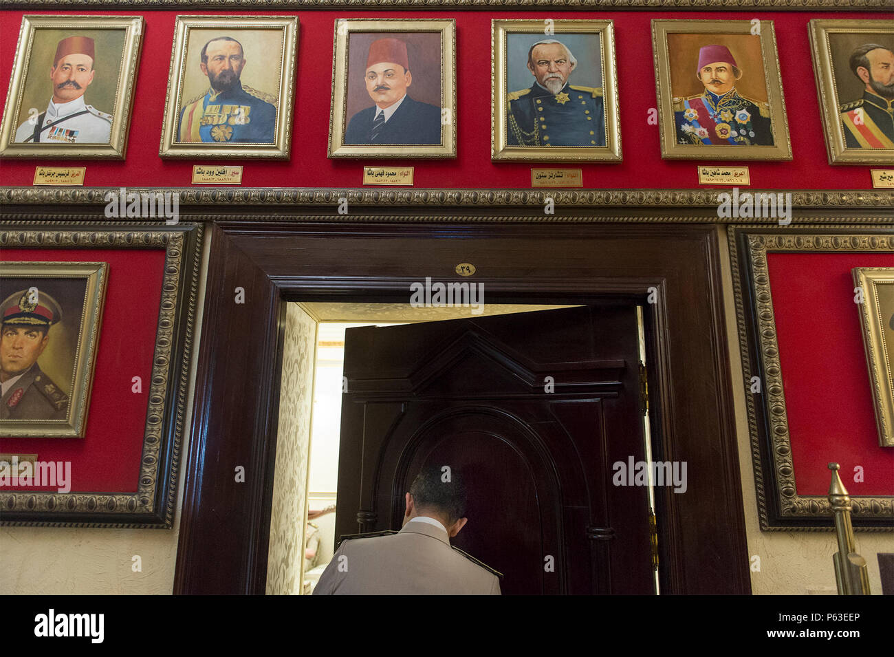 Meeting of islamic dignitaries hi-res stock photography and images - Alamy