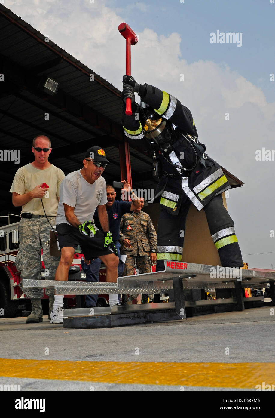 Keiser sled hi-res stock photography and images - Alamy