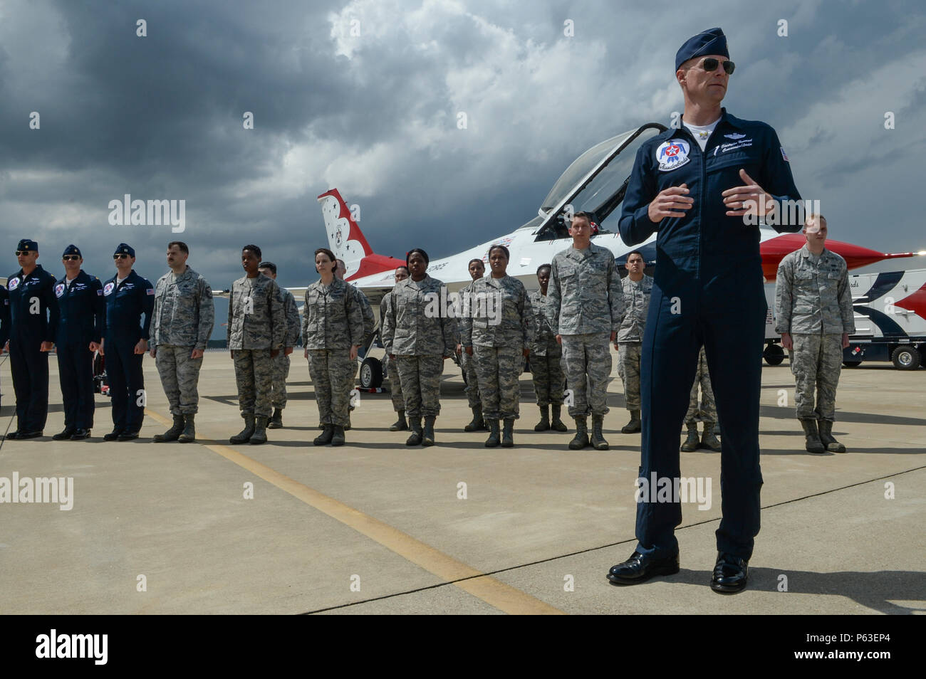 Lt col christopher hammond hi-res stock photography and images - Alamy
