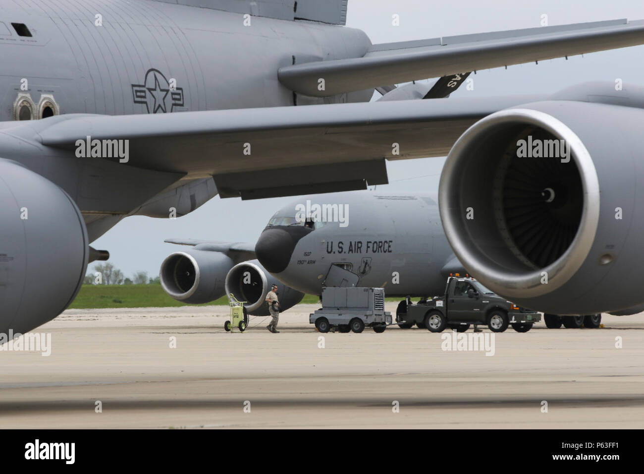 The 190th Air Refueling Wing evacuates four KC-135R Stratotankers from ...