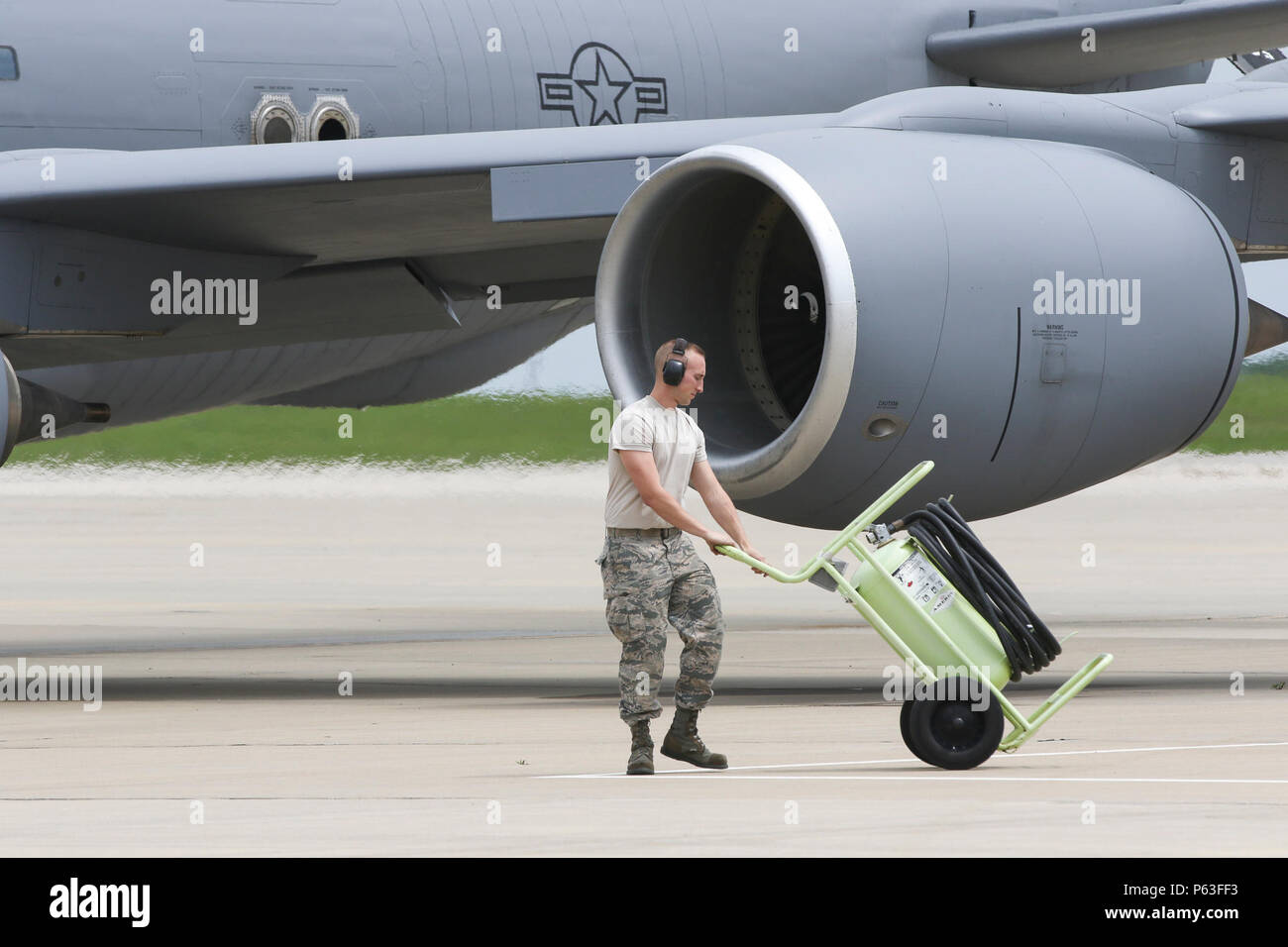 The 190th Air Refueling Wing evacuates four KC-135R Stratotankers from ...