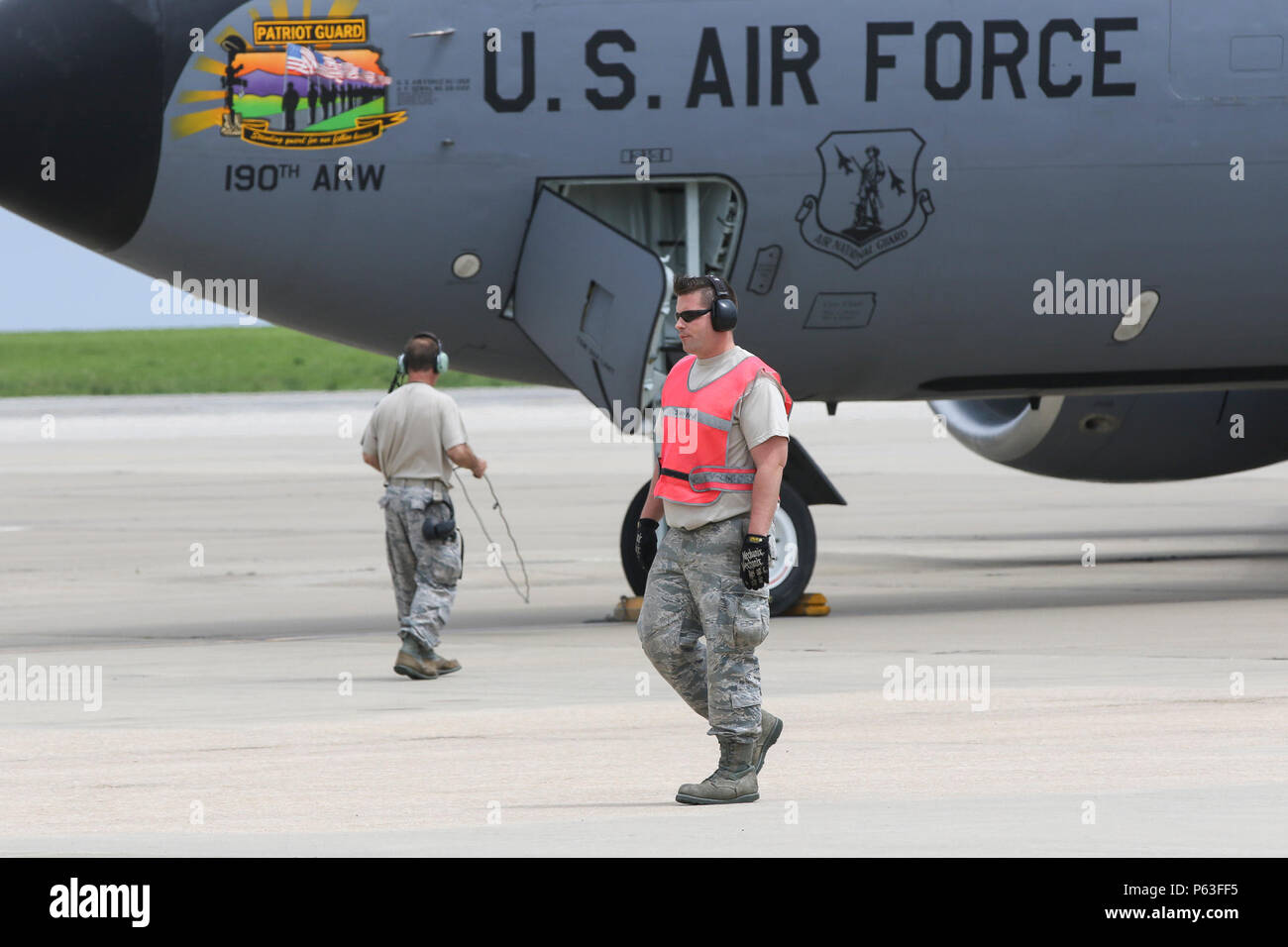 The 190th Air Refueling Wing evacuates four KC-135R Stratotankers from ...