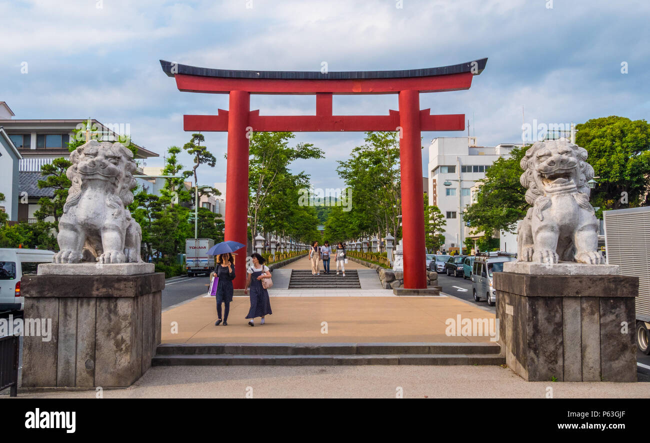 Torii gate asakusa tokyo hi-res stock photography and images - Alamy