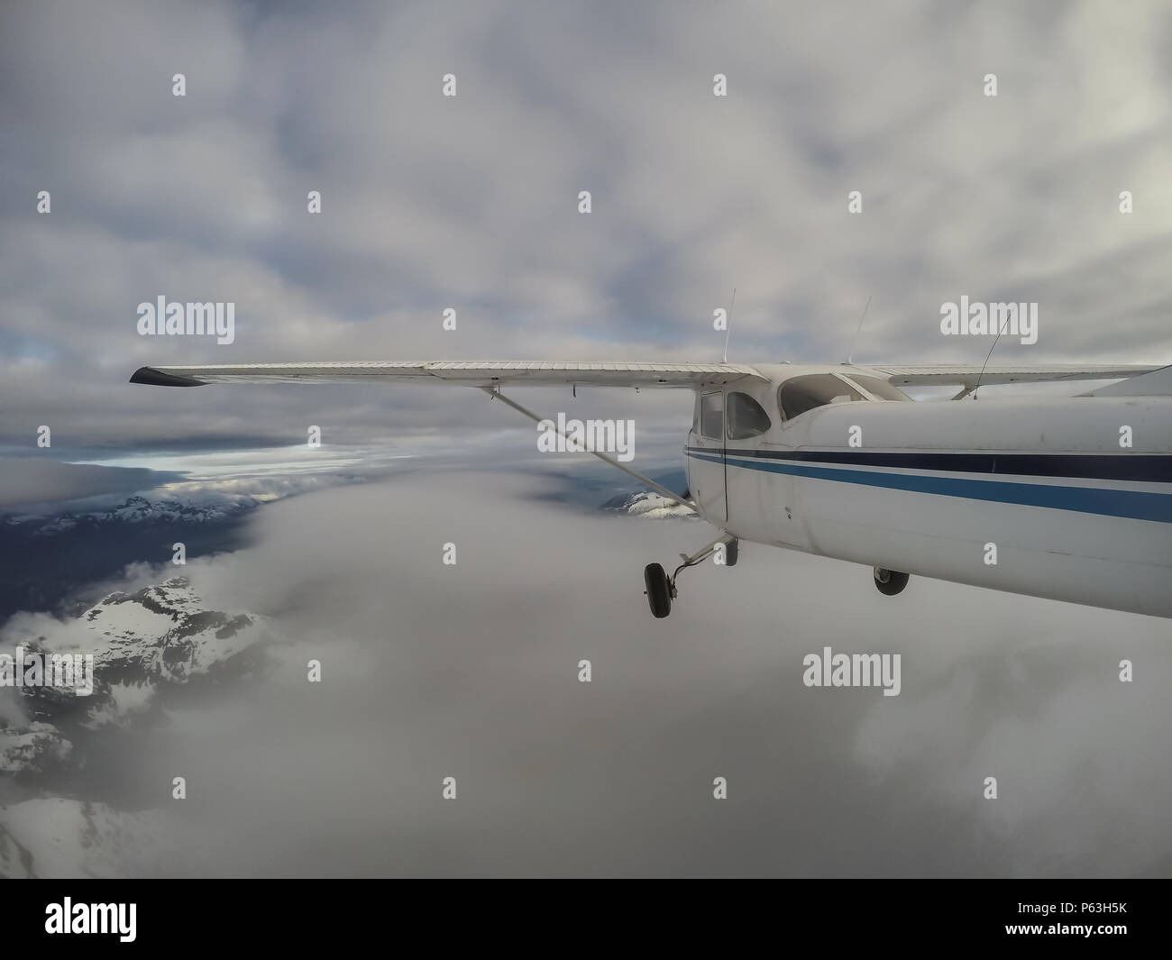 Aircraft over canadian landscape hi-res stock photography and images ...