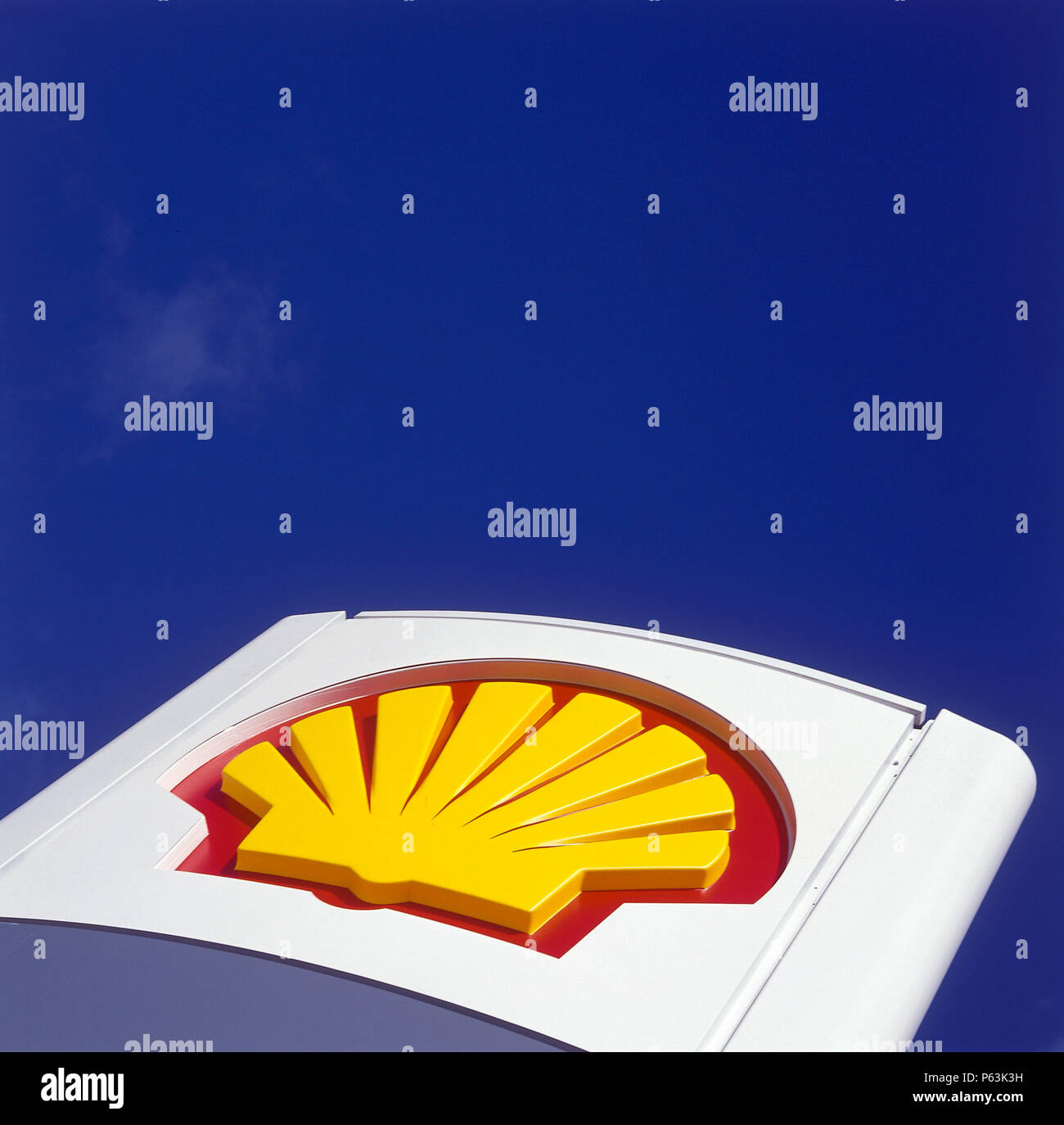Yellow shell logo hi-res stock photography and images - Alamy
