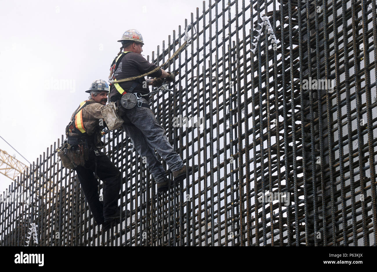 Fixing formwork for water tank walls at the new Vancouver water ...