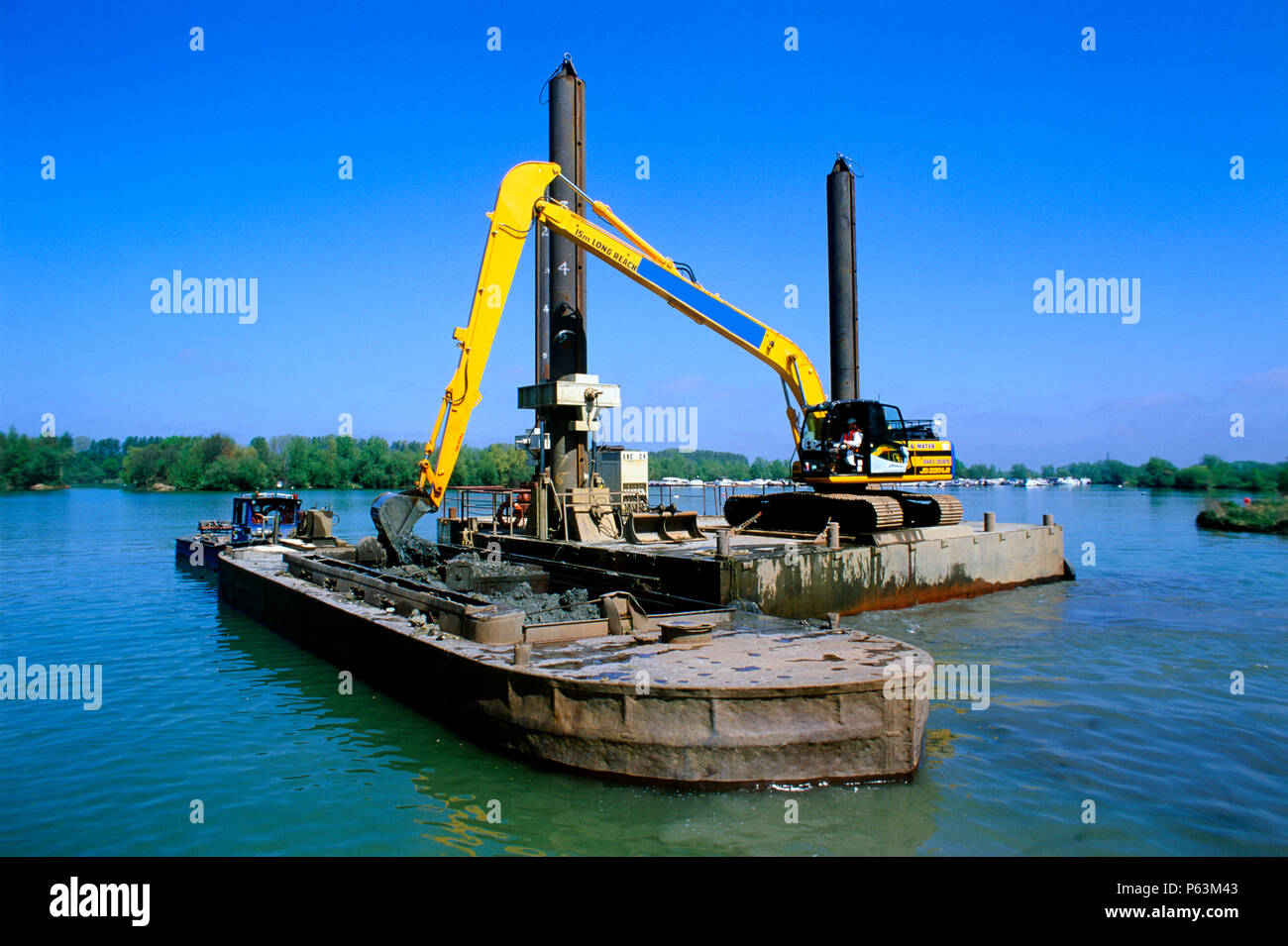 Dredging operations hi-res stock photography and images - Alamy