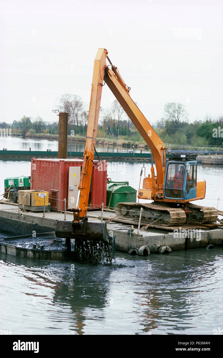 Dredging operations hi-res stock photography and images - Alamy
