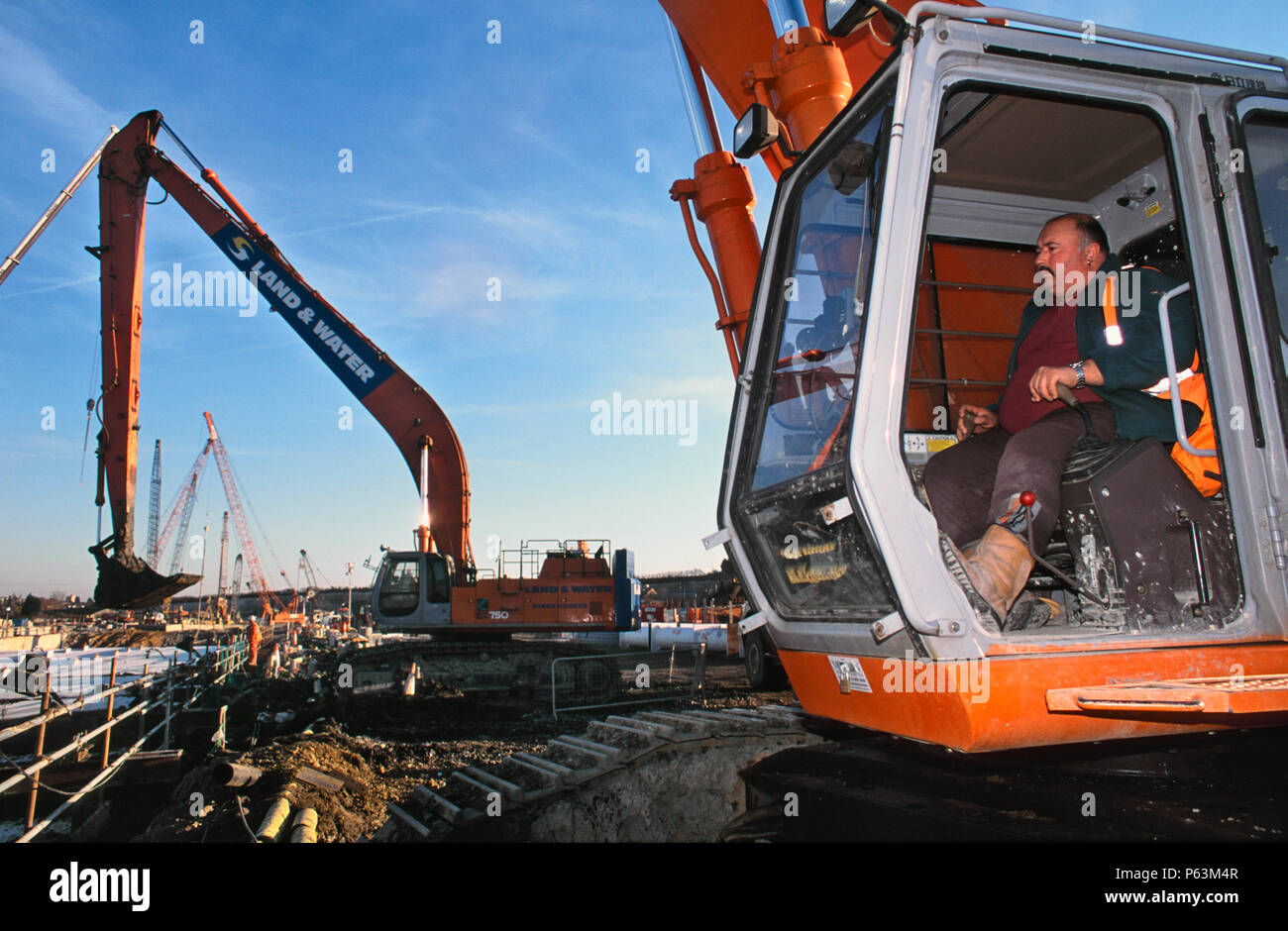 Long reach excavators hi-res stock photography and images - Alamy