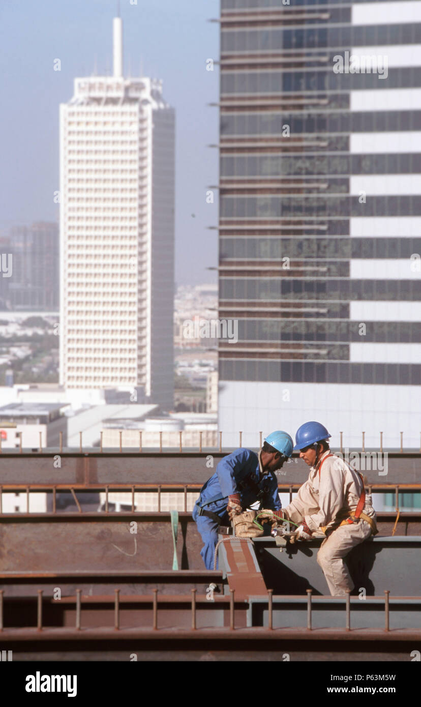 Dubai world trade center construction hi-res stock photography and ...
