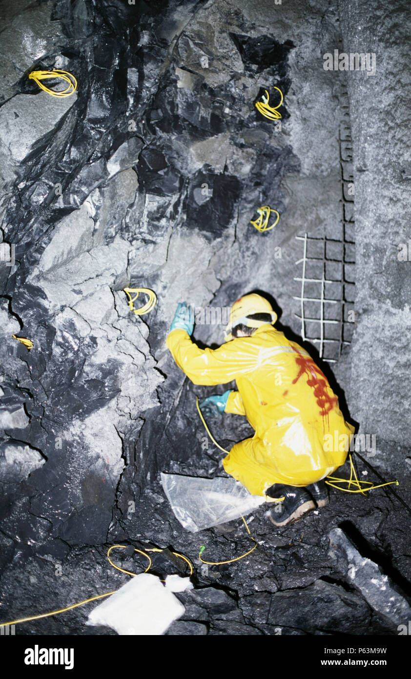 Explosives tunnel hi-res stock photography and images - Alamy