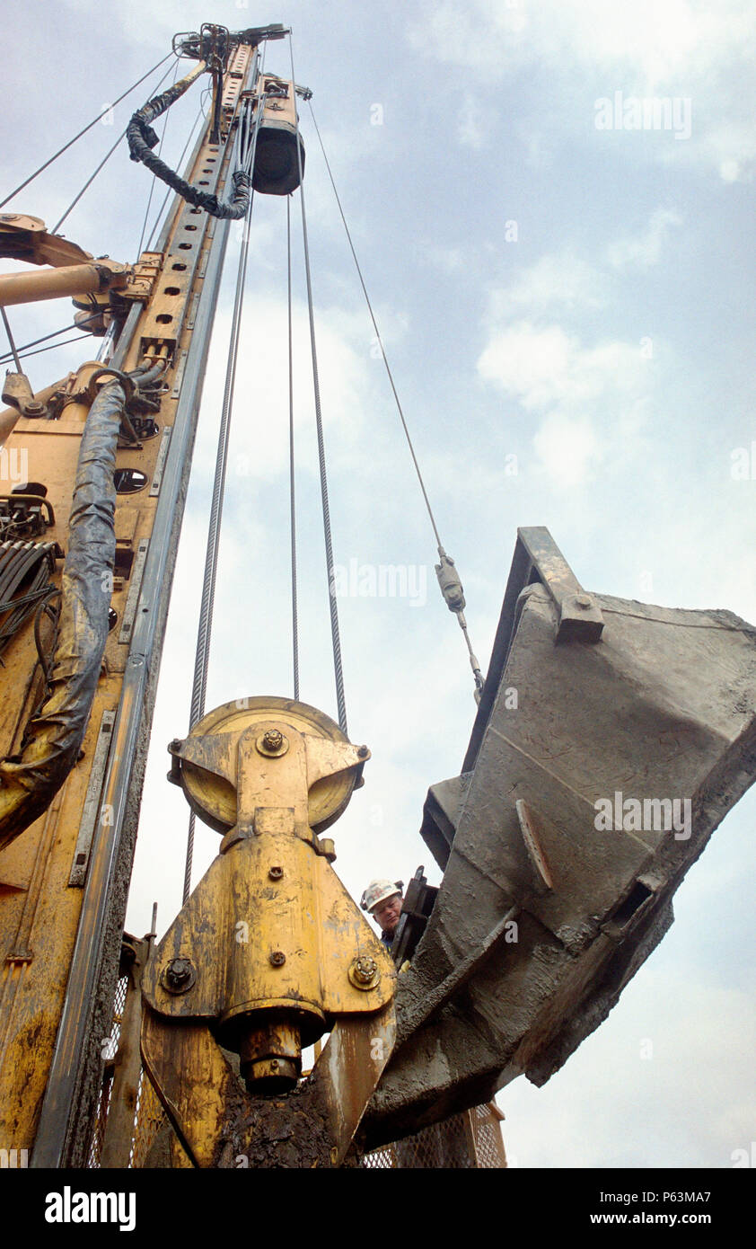 Keller piling for cast in situ piling on the Prologis distribution ...