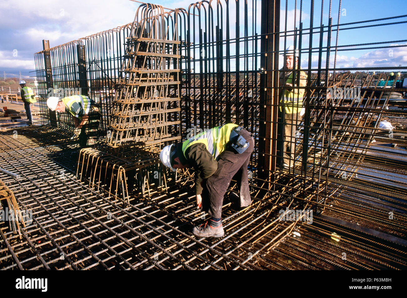 Kincardine bridge site - making up bridge pier deck reinforcement cages ...