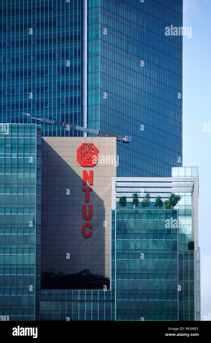High rise buildings in singapore hi-res stock photography and images ...