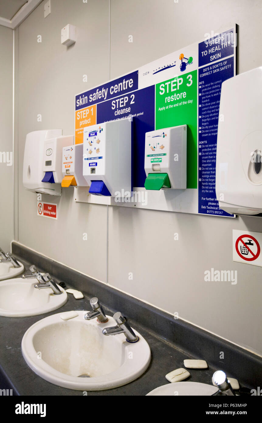 Site safety instructions, UK Stock Photo - Alamy