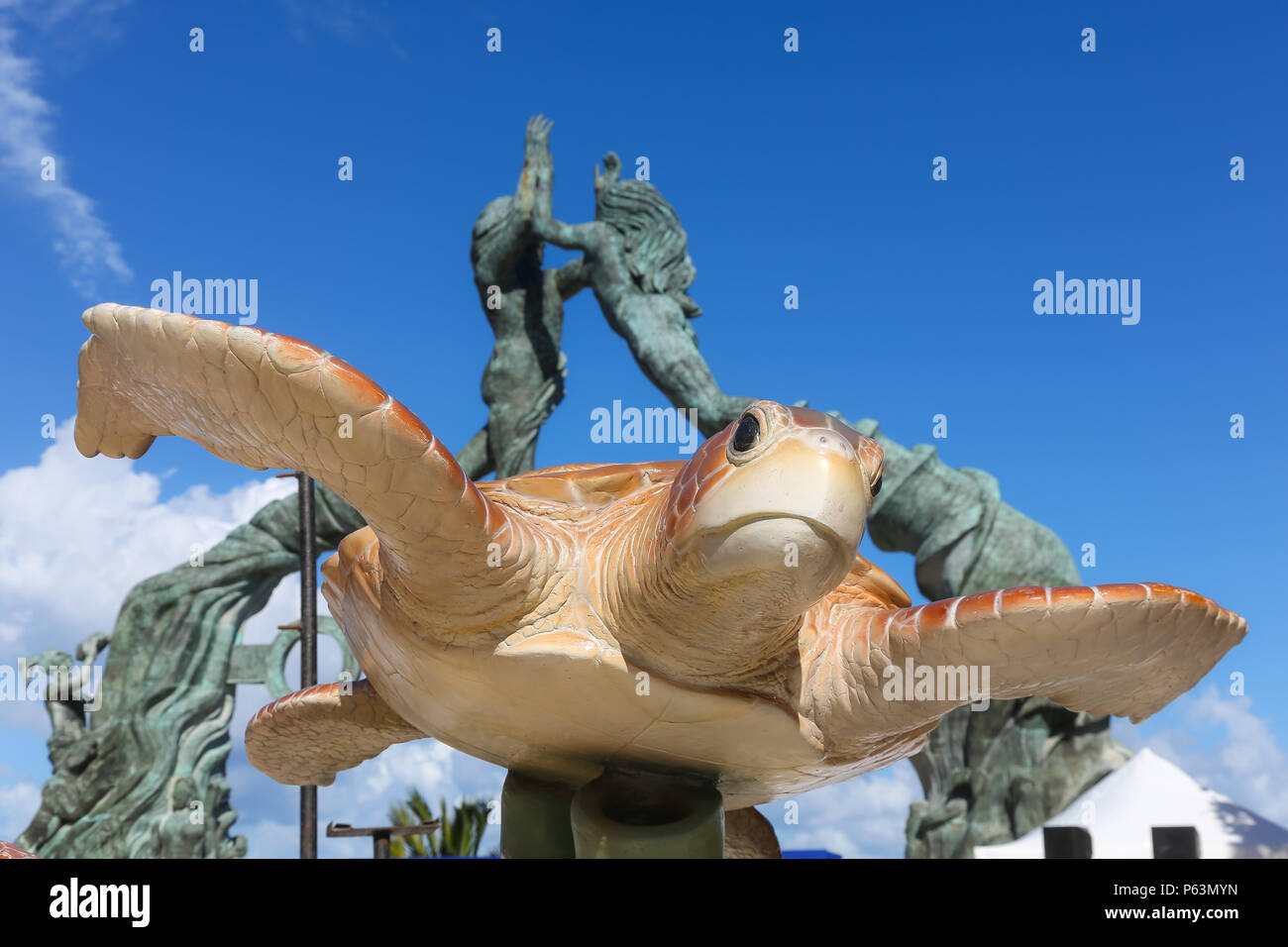 Turtle and arch beach Entrance in Playa del Carmen, Mexico. Riviera ...