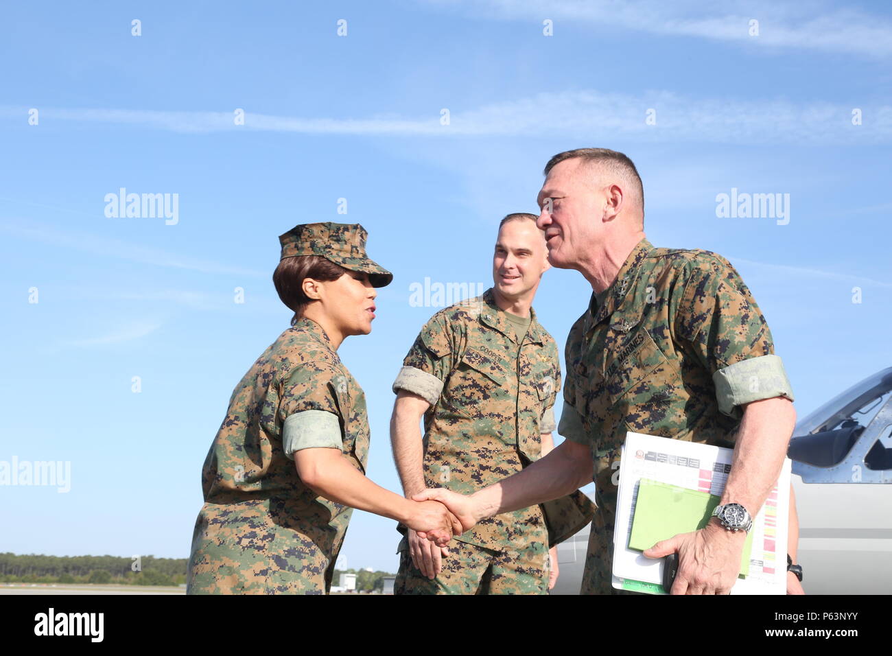 LtGen Jon M. Davis visits Marine Corps Air Station (MCAS) Beaufort on ...