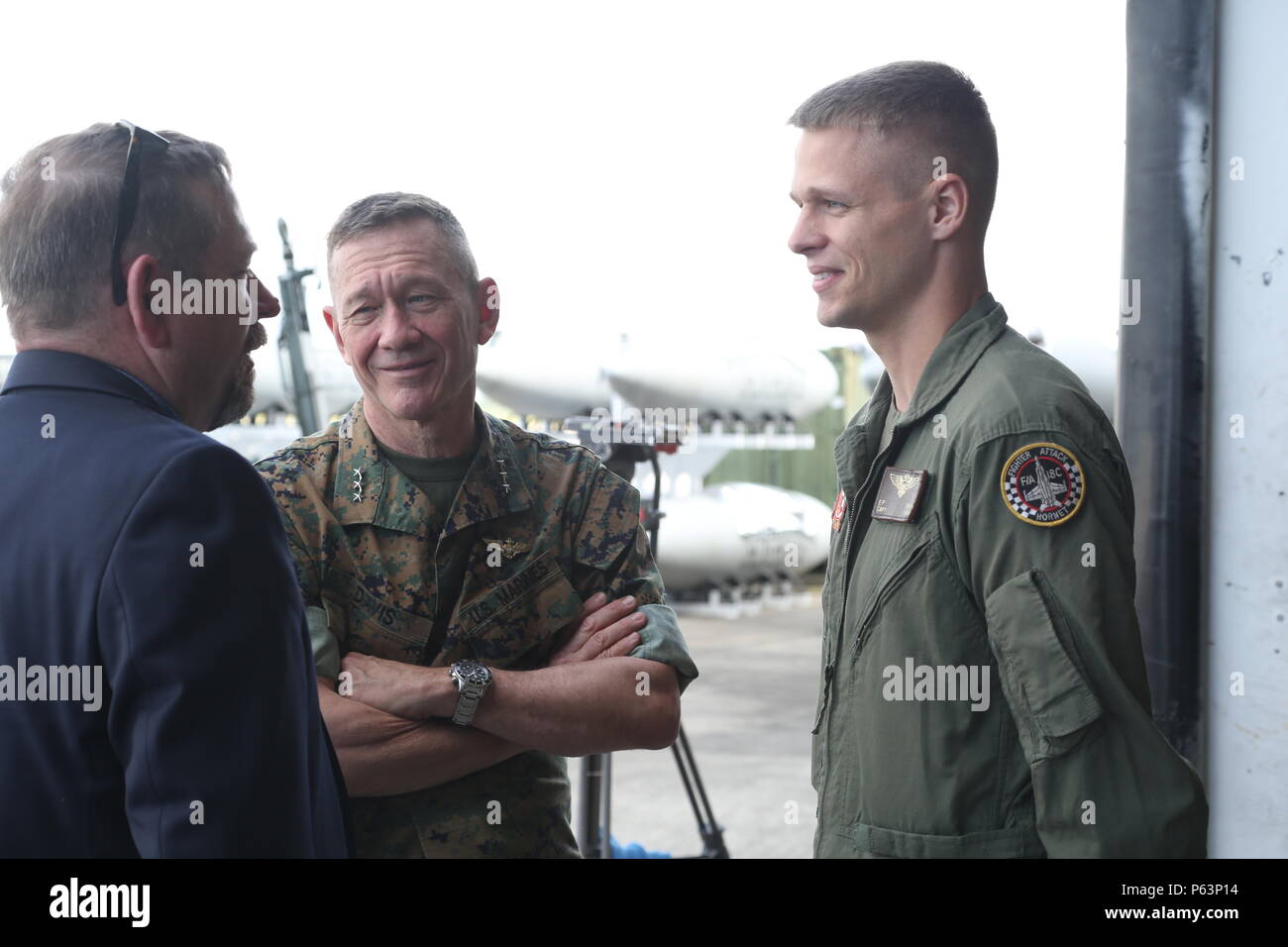 LtGen Jon M. Davis visits Marine Corps Air Station (MCAS) Beaufort on ...