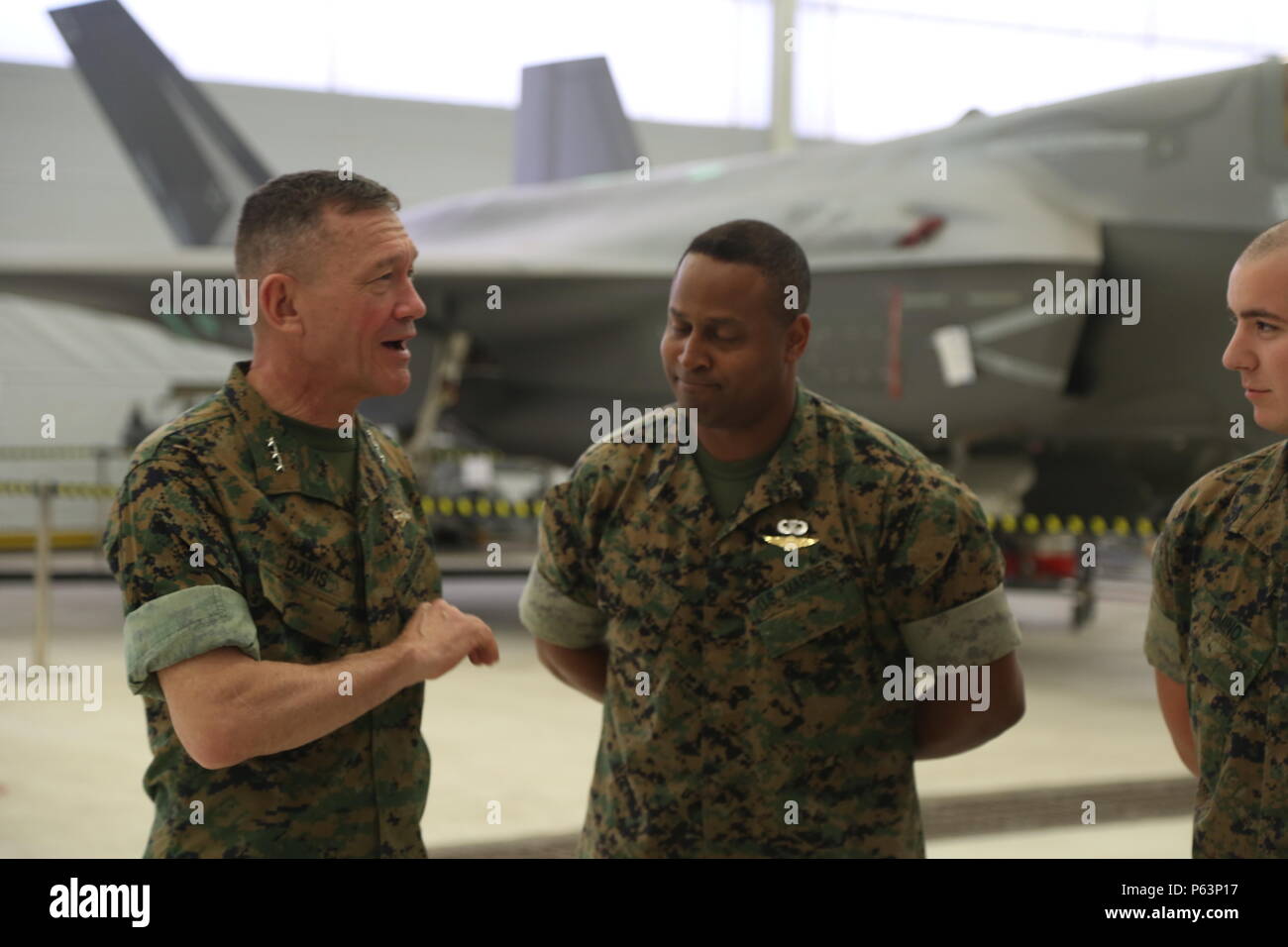 LtGen Jon M. Davis visits Marine Corps Air Station (MCAS) Beaufort on ...