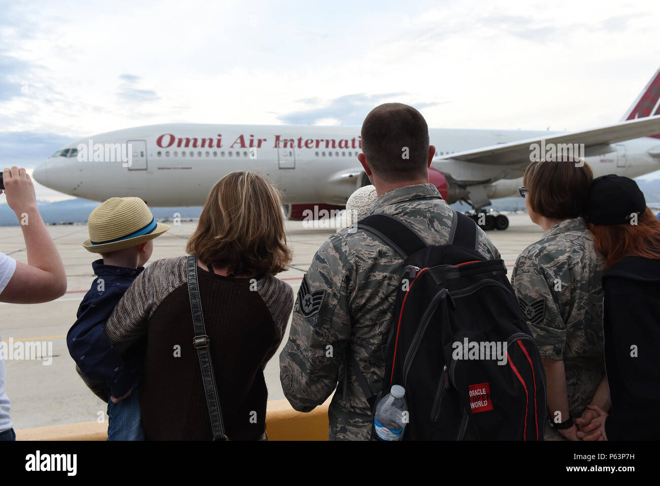 Airmen from the Idaho Air National Guard's 124th Fighter Wing gather on ...