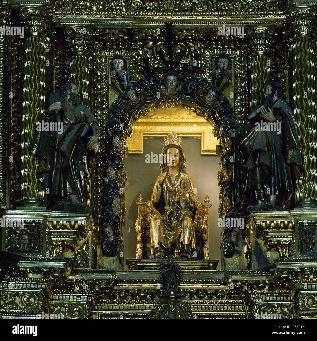 Throne gotico hi-res stock photography and images - Alamy