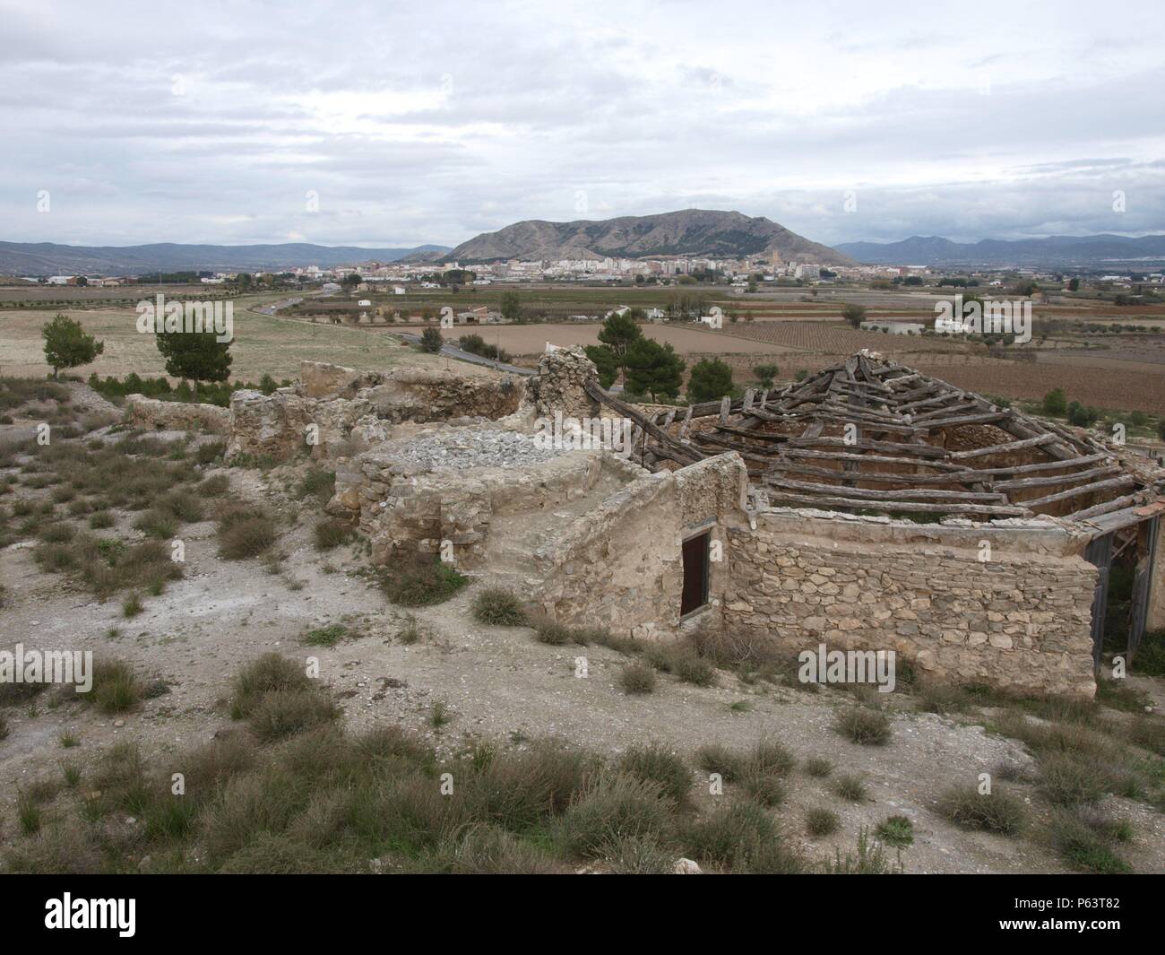 EL YESAR DEL POLOVAR. YESERA DEL POLOVAR EN RUINAS Stock Photo - Alamy
