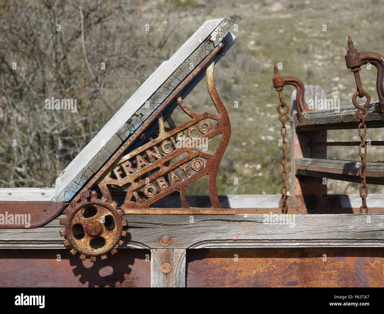 DETALLE DE TRILLO MECANICO Stock Photo - Alamy