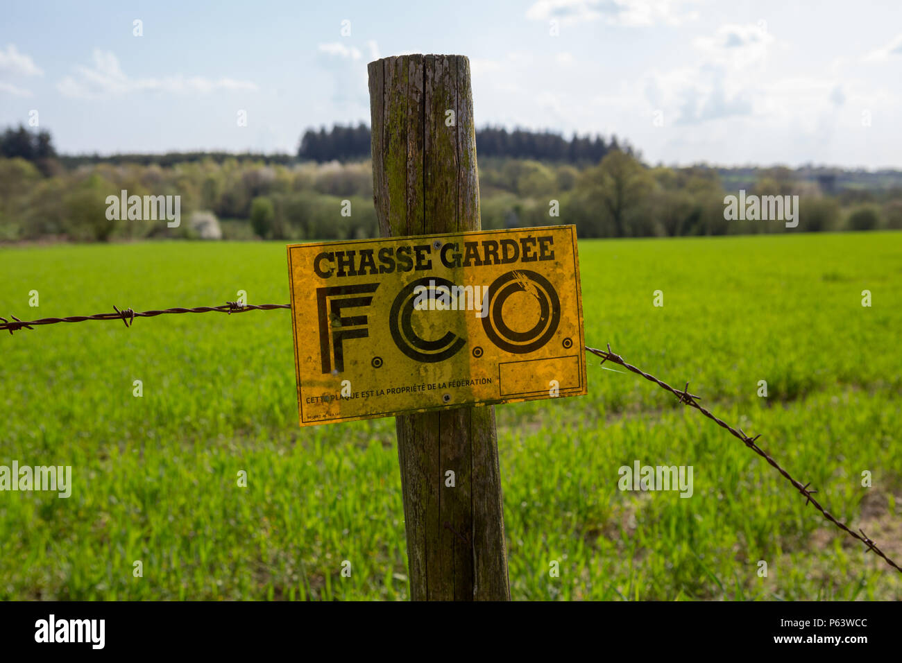 Game reserve sign hi-res stock photography and images - Alamy