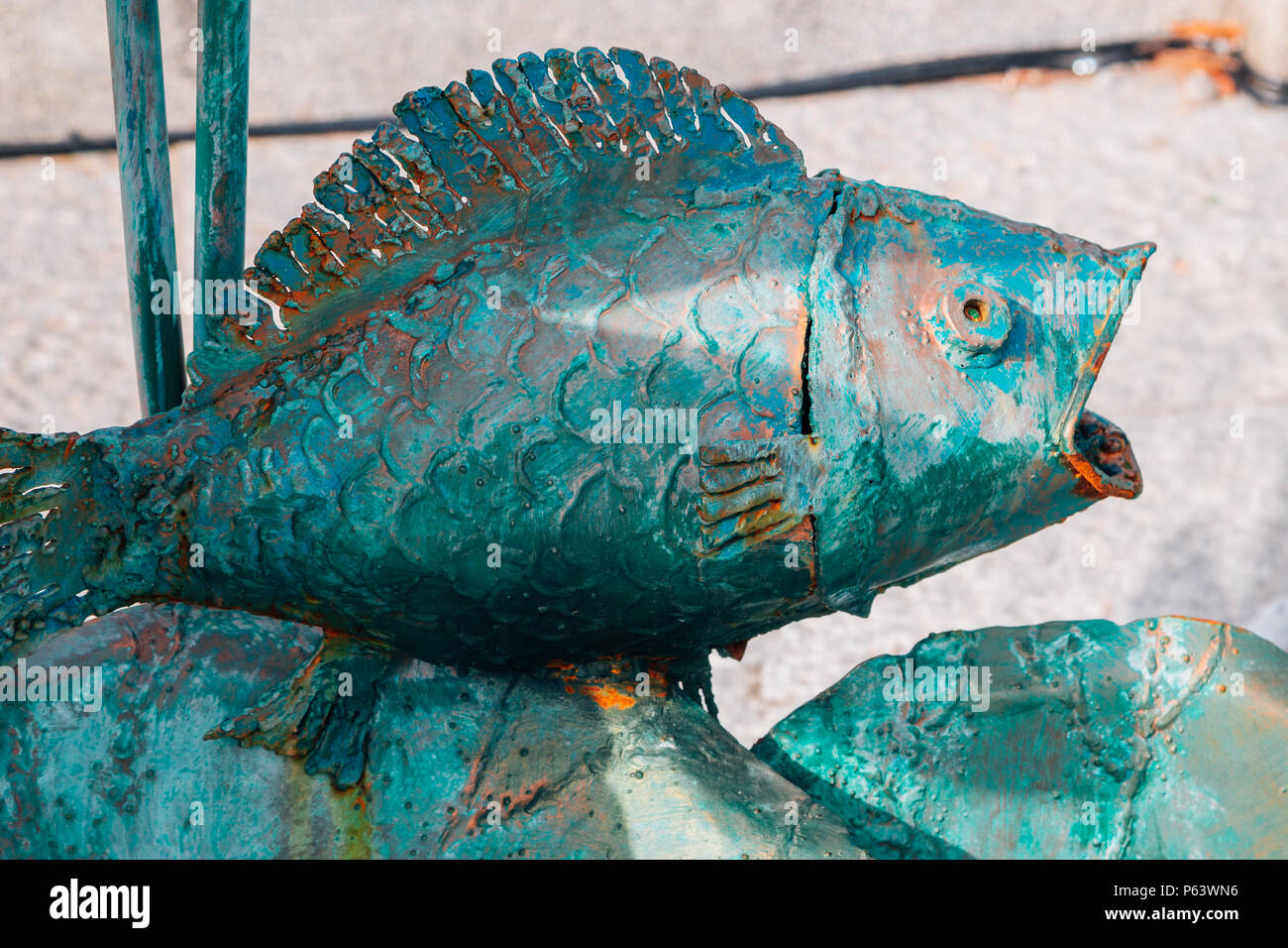 Bronze Fish Statue High Resolution Stock Photography and Images - Alamy