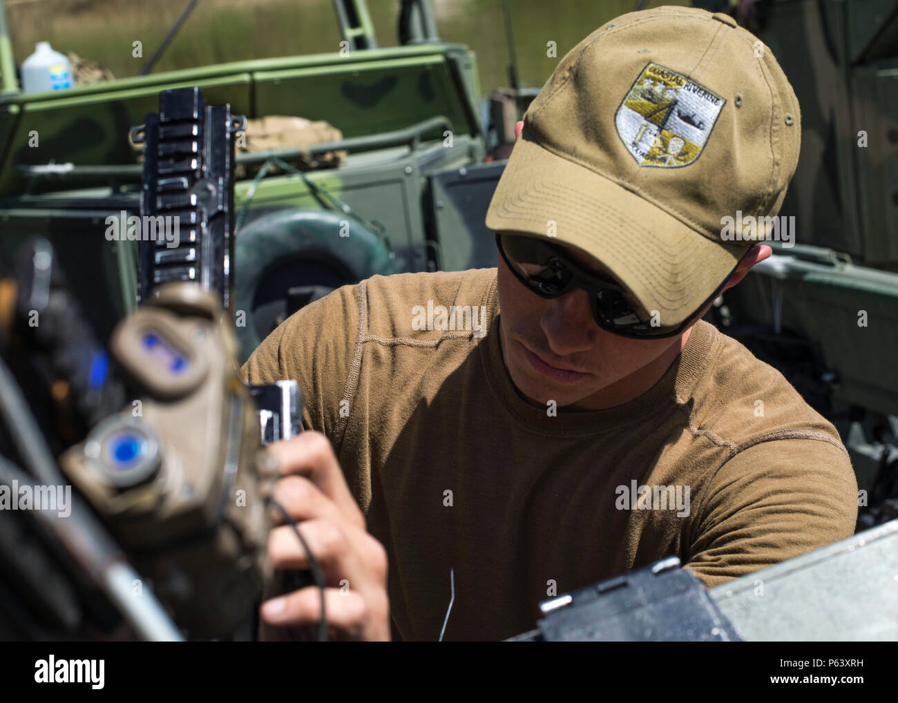 160418-N-DN943-029 FORT KNOX, Ky. (April 18, 2016) Gunner's Mate Seaman ...