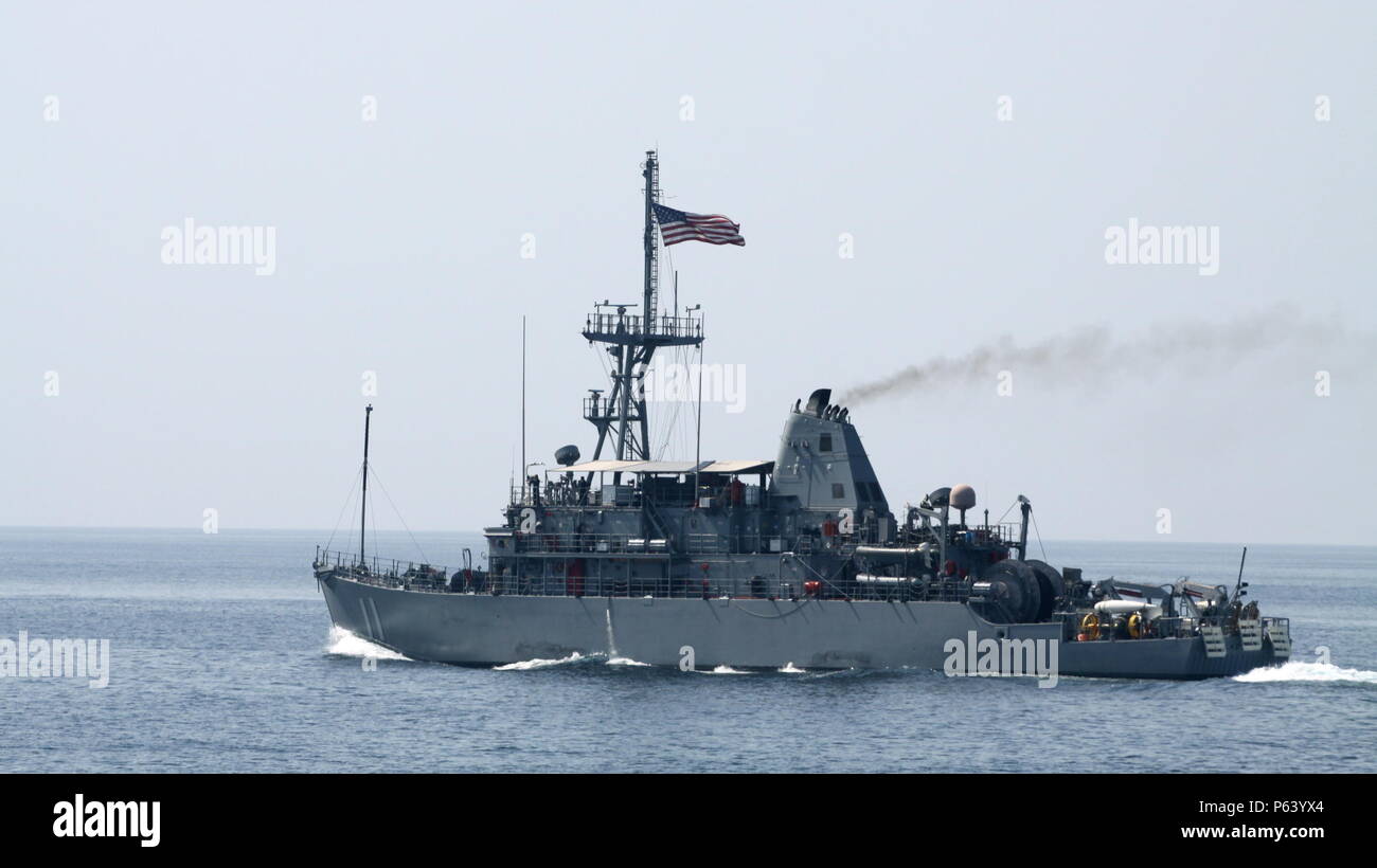 160415-N-QG671-010 GULF OF OMAN (Apr. 15, 2016) USS Gladiator (MCM 11 ...