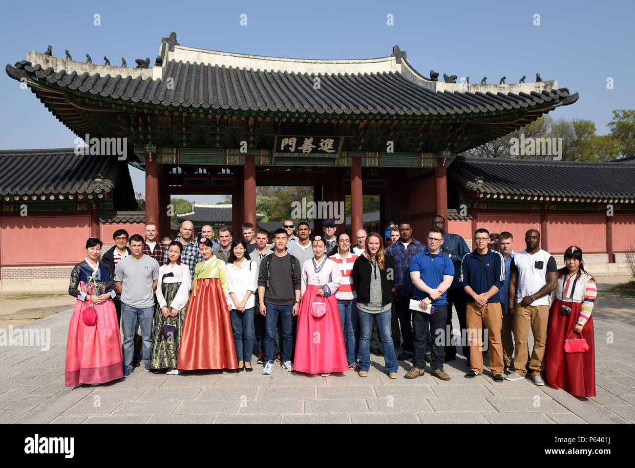 Soldiers from 2nd Battalion “Thunder Horse,” 12th Cavalry Regiment, 1st ...