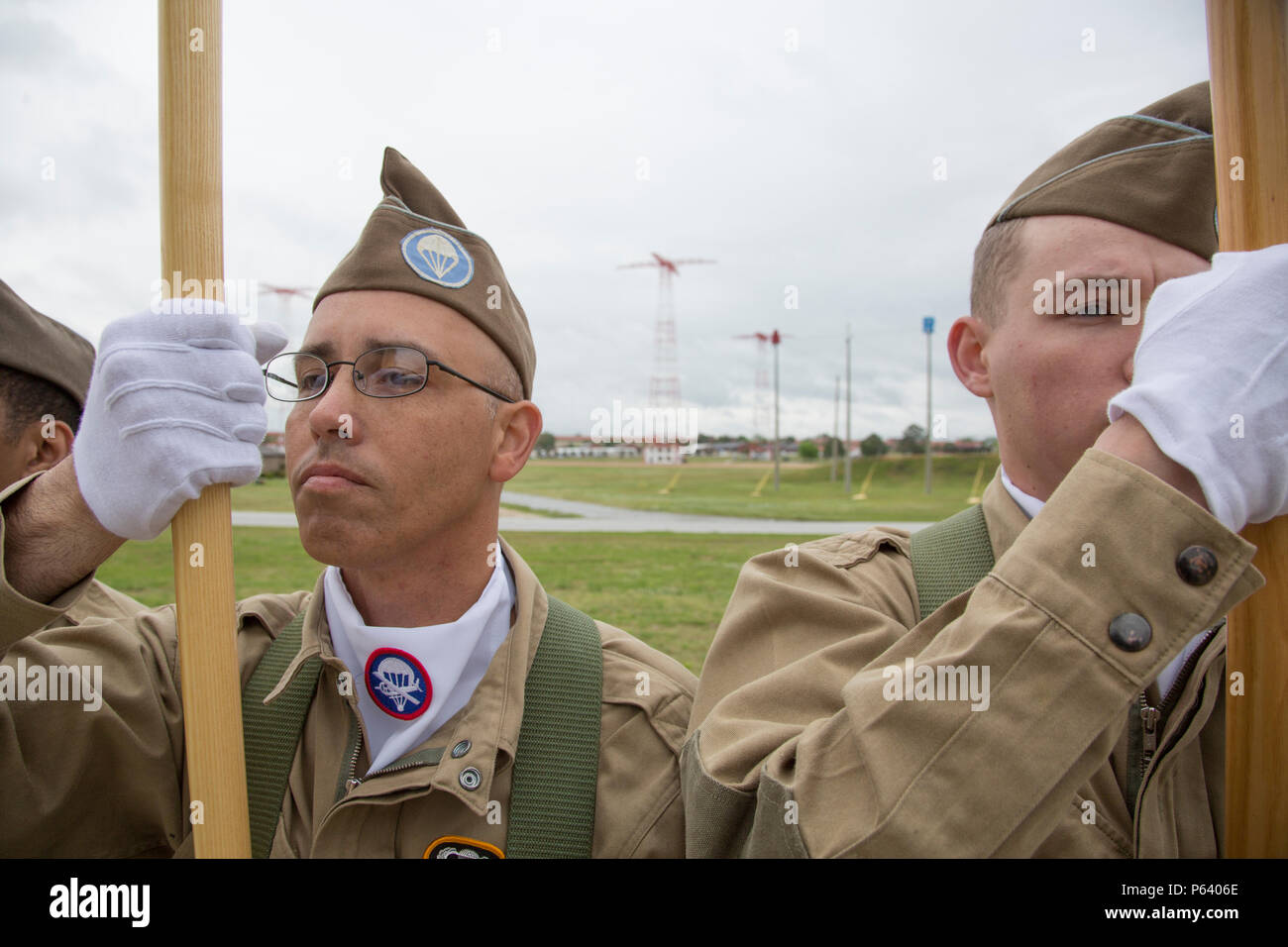 Members of the U.S. Army Color guard participate in the wreath-laying ...