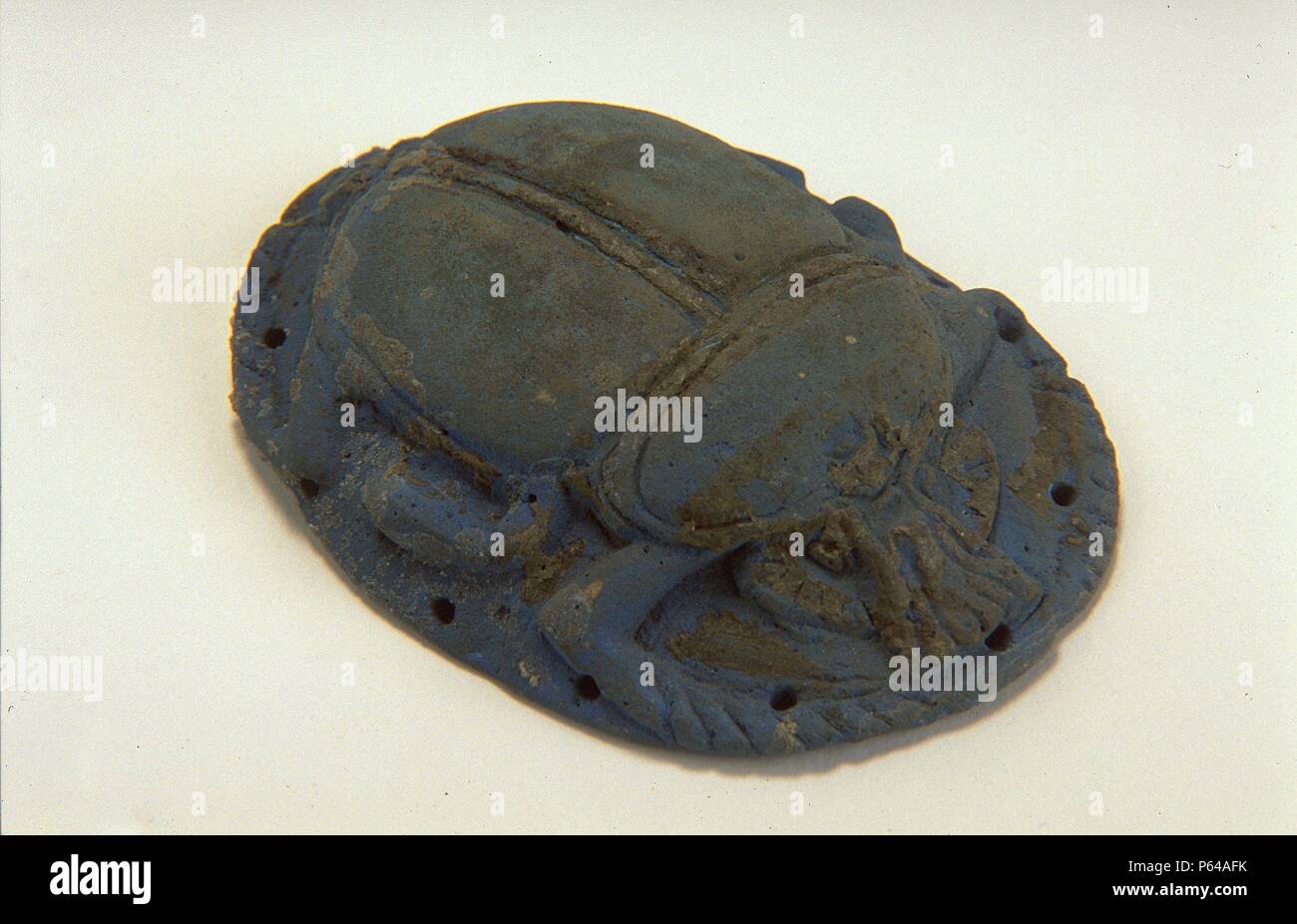 ESCARABEO DE CORAZON DE PASTA VITREA. EGIPCIO. (DEPOSITO: MUSEO ...