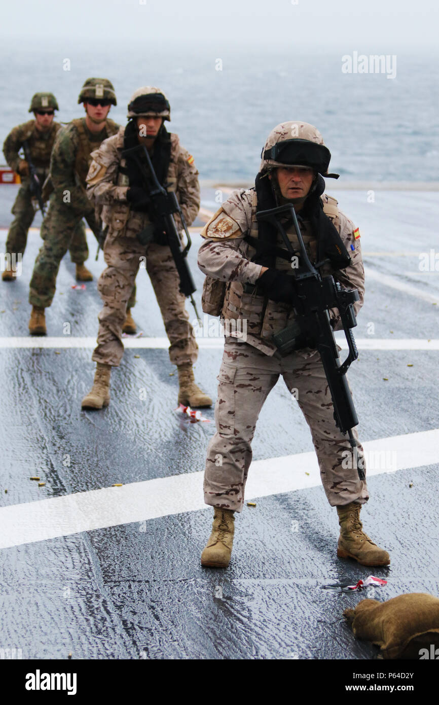 Spanish Marines with 7th company, 2nd Battalion and U.S. Marines with ...