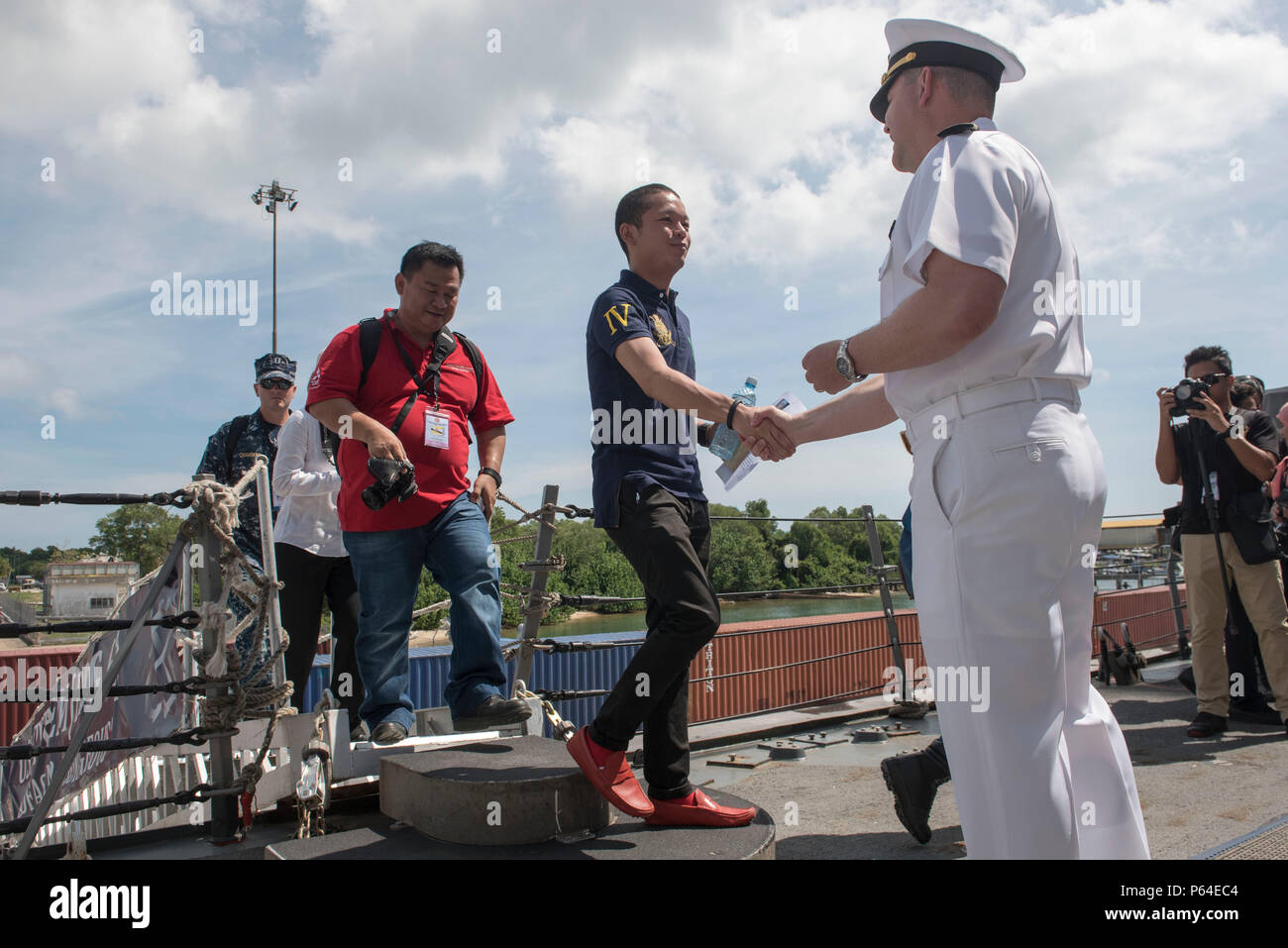 Asean defense ministers meeting plus hi-res stock photography and ...