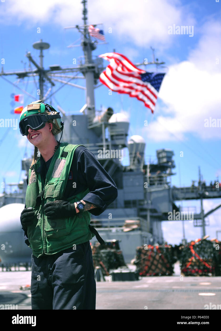 160426-N-XF387-208 SOUTH CHINA SEA (April 26, 2016) Aviation Machinist ...