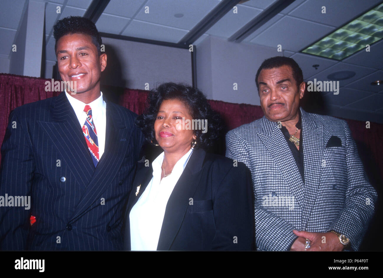 LAS VEGAS, NV - FEBRUARY 19: (L-R) Singer Jermaine Jackson, Katherine ...