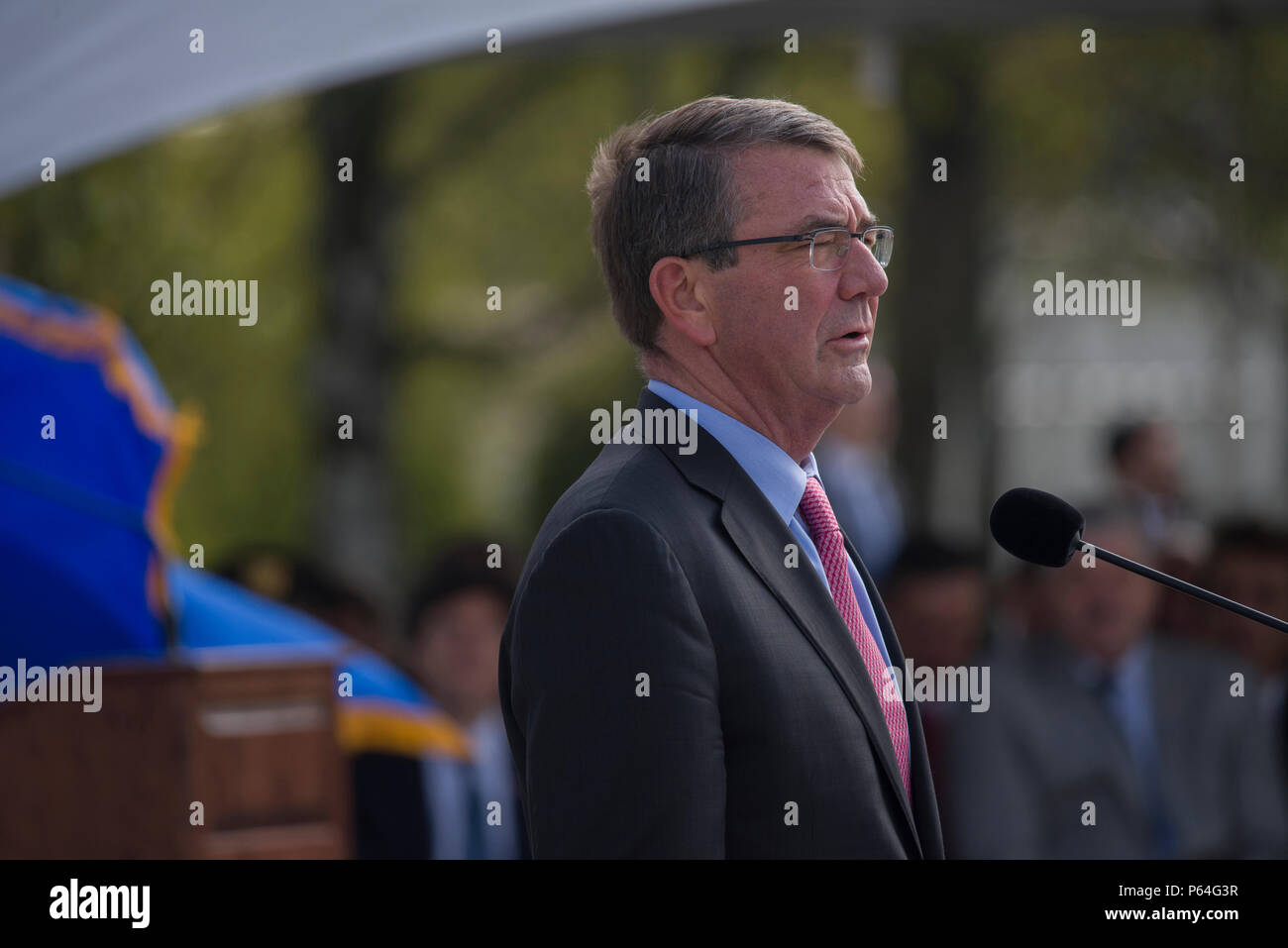 United States Secretary of Defense Ashton B. Carter addresses the ...
