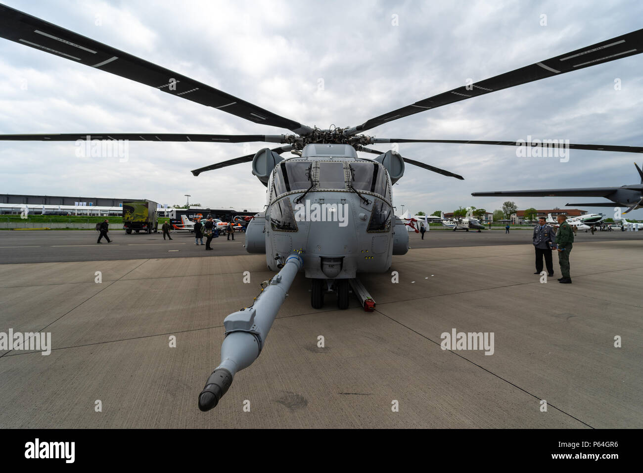 Heavy-lift cargo helicopter Sikorsky CH-53K King Stallion by United ...