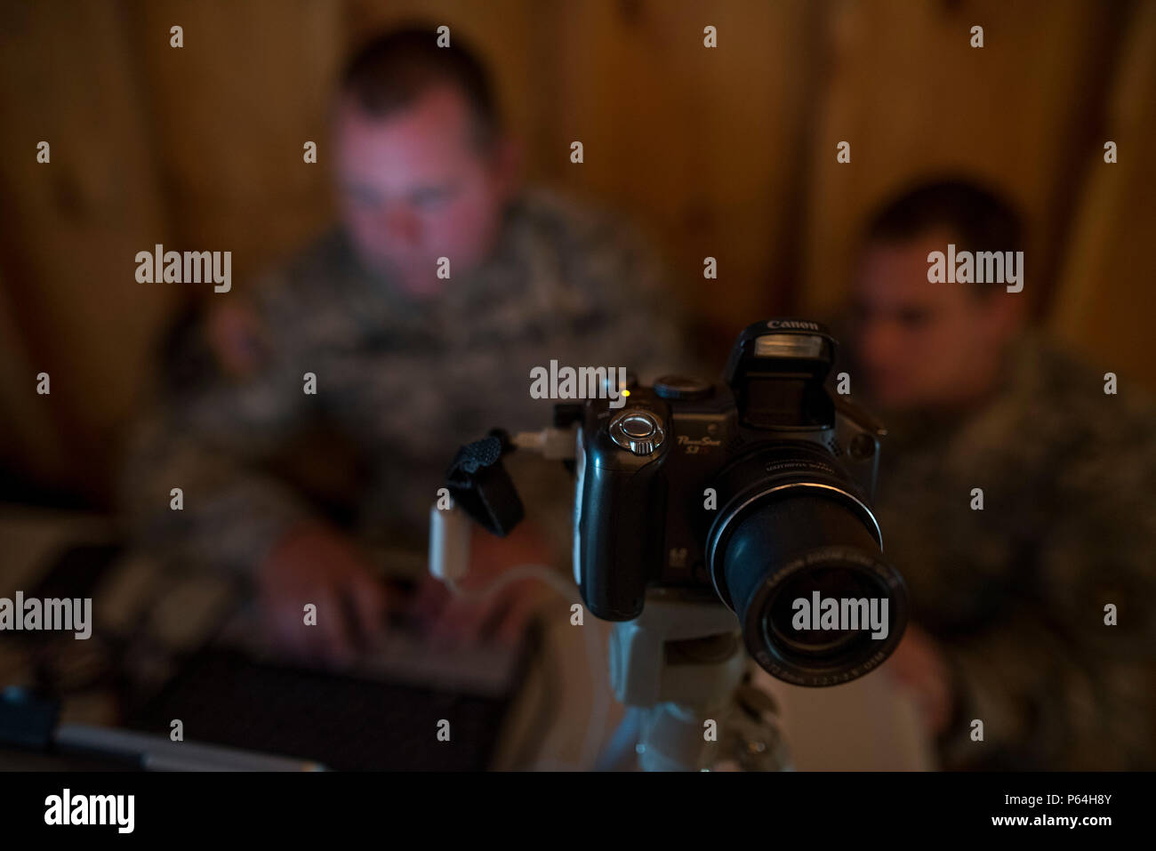 Military police Soldiers from the U.S. Army Reserve use a Biometric ...