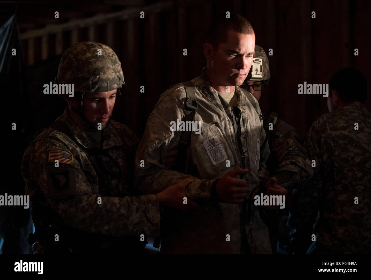 U.S. Army Reserve military police Soldiers from the 160th Military ...
