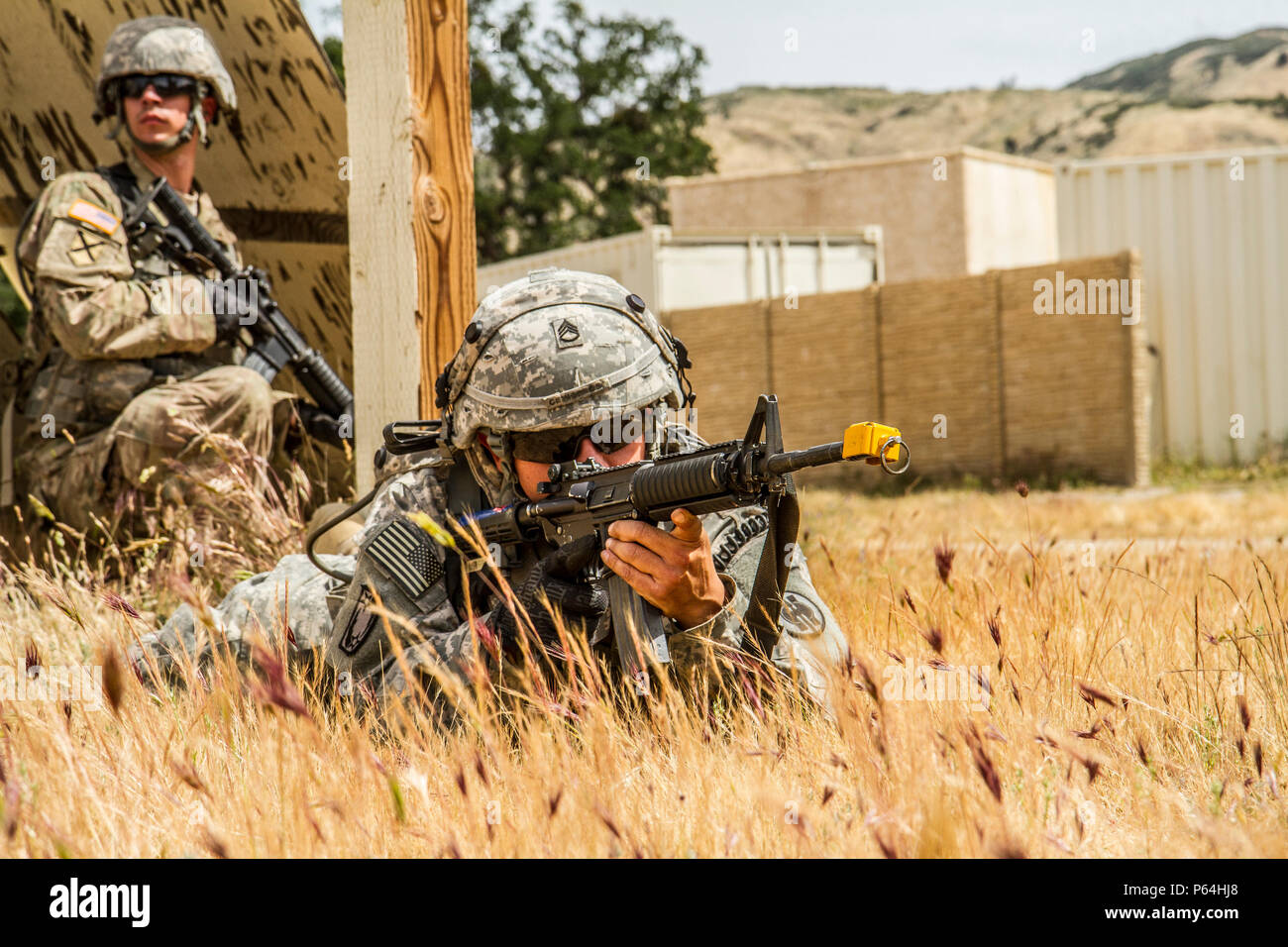 Soldiers securing a perimeter hi-res stock photography and images - Alamy