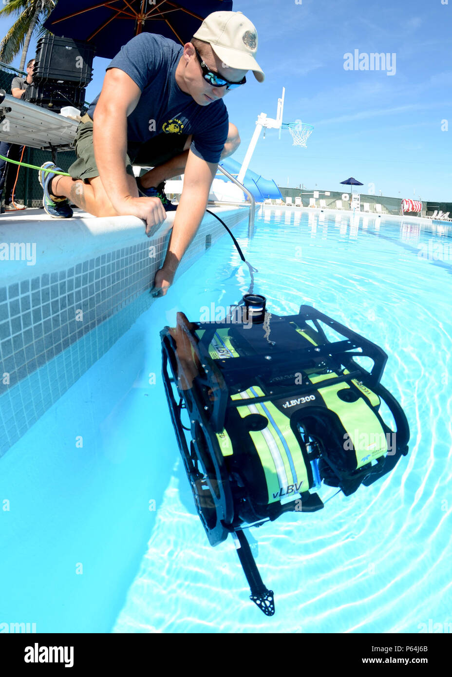 Seabotix remotely operated vehicle hi-res stock photography and images ...