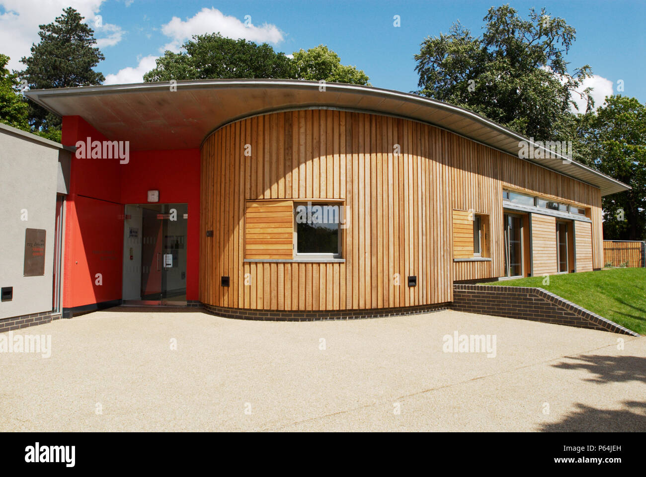 Horizontal timber cladding hi-res stock photography and images - Alamy